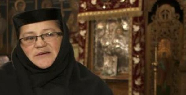 Romanian nun adopts and raises 12 orphan girls – positivenewsromania.com