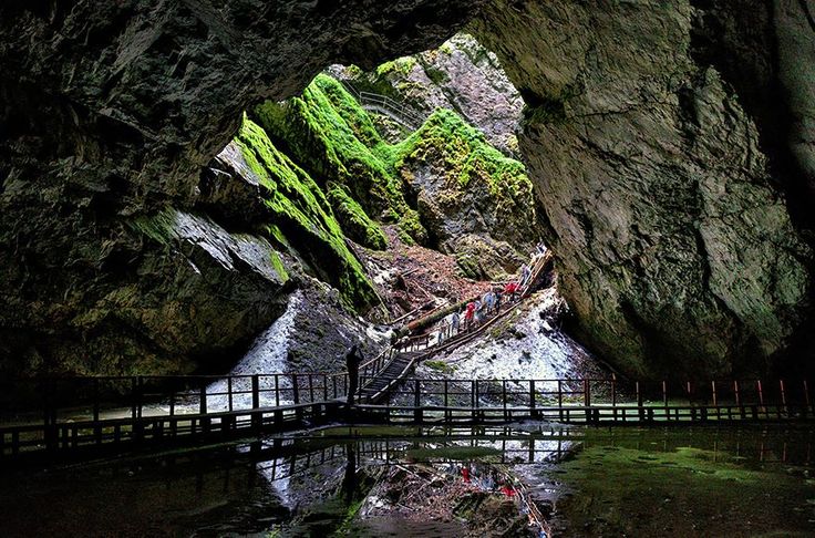 Five amazing Romanian caves to visit with your family ...