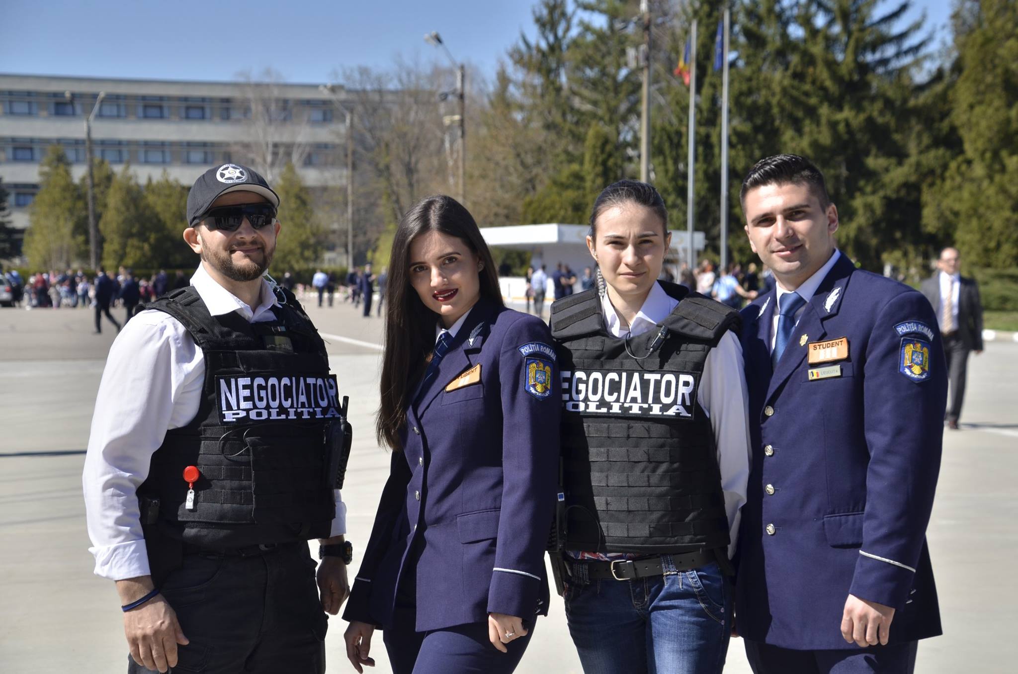The Romanian army invents the bullet proof vest for women ...