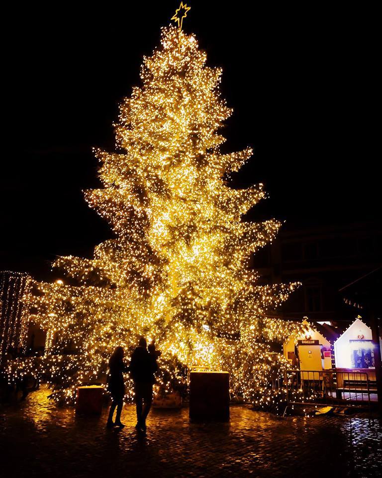 20 beautiful photos that show the magic of Christmas in Romania ...