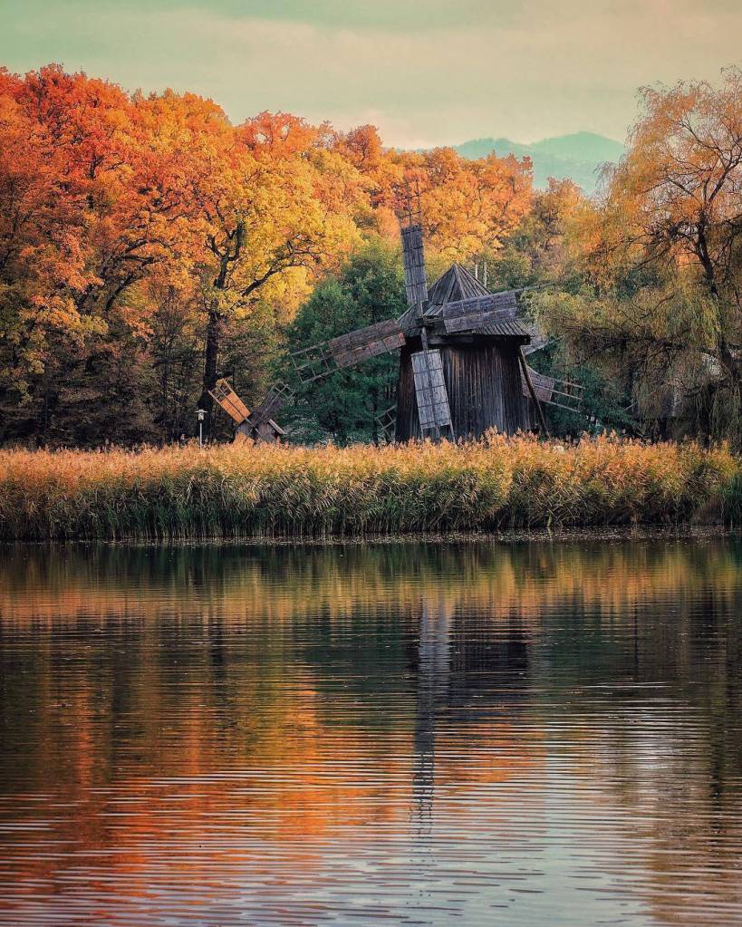 15 amazing photos of Romania in the autumn – positivenewsromania.com
